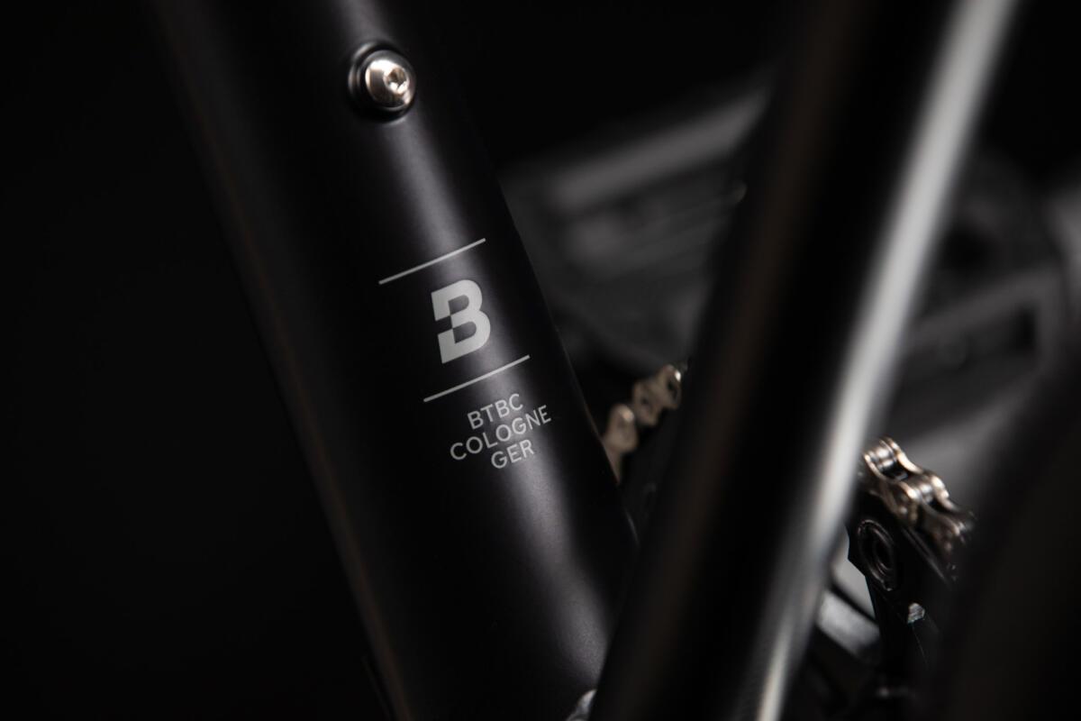 MUNROE SG(マンローSG) - BOMBTRACK