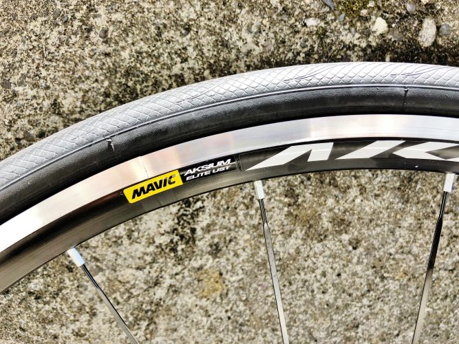 【ロードバイク】2019 FELT FR3 の詳細に迫る