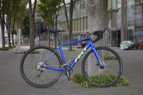 ゆっくり走れる安定性とロードバイクらしいスピードを両立 | Felt VR60 実走インプレッション フェルト