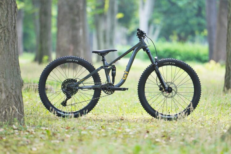 LEVEL UP！ GT史上最高 フルスペックユース向けトレイルバイク「GT STOMPER FS ACE」